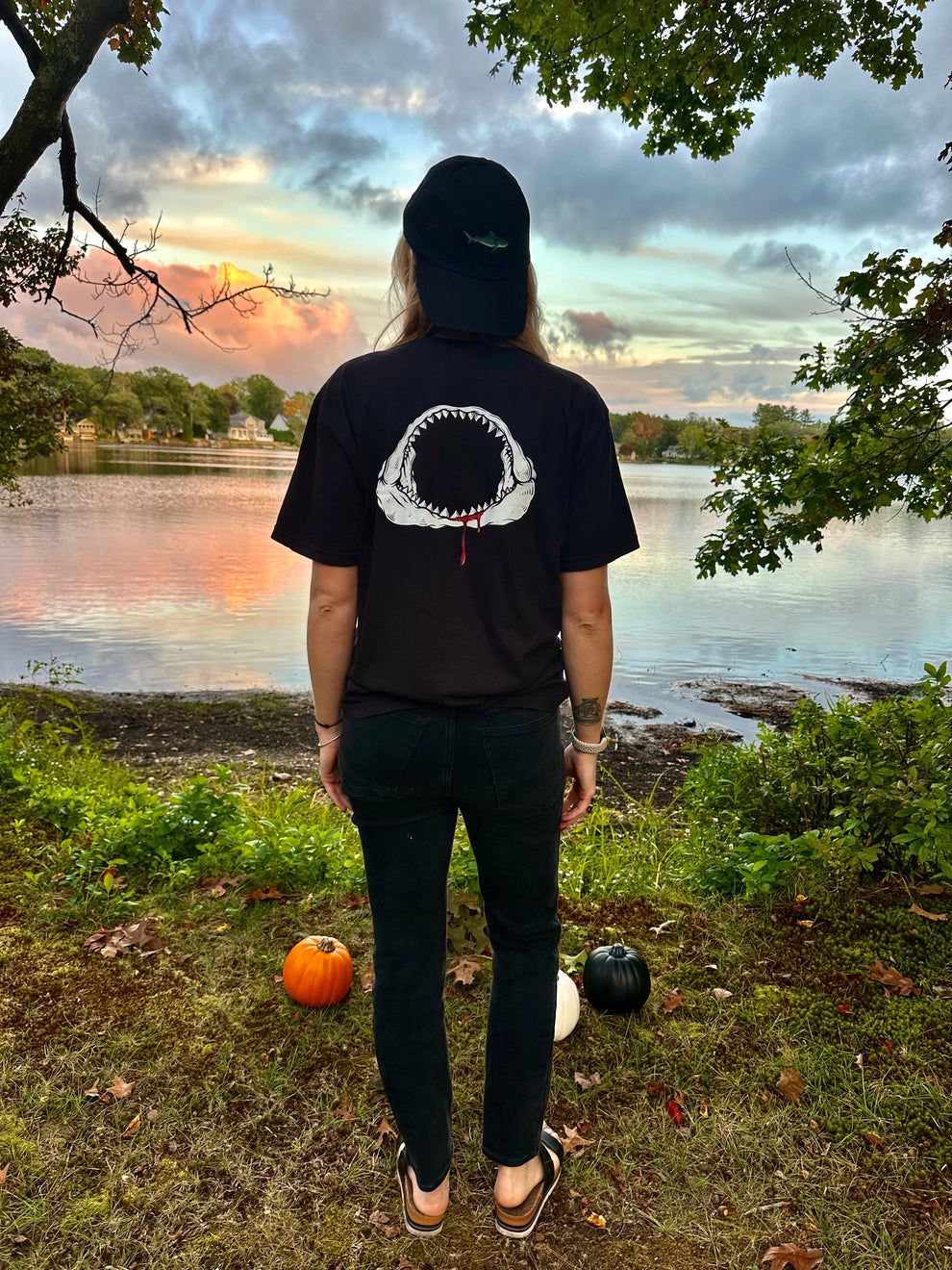 "i won't bite" Halloween Tee – Salt N' Fin Co.